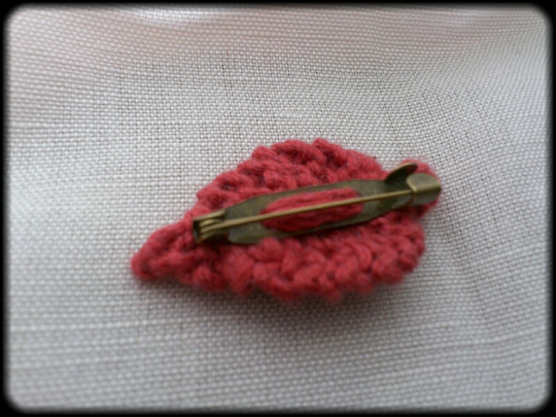 Hand Knitted Cotton Silk Brooch on Luulla